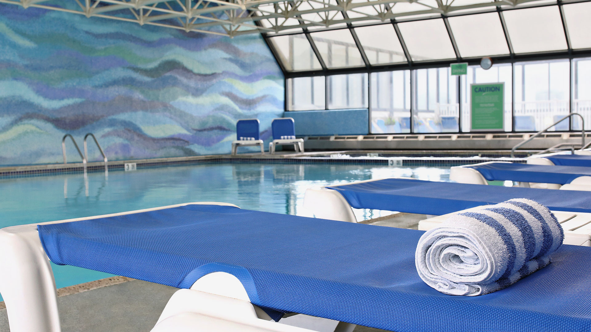 Indoor Pool & Jacuzzis | Flagship Resort Atlantic City